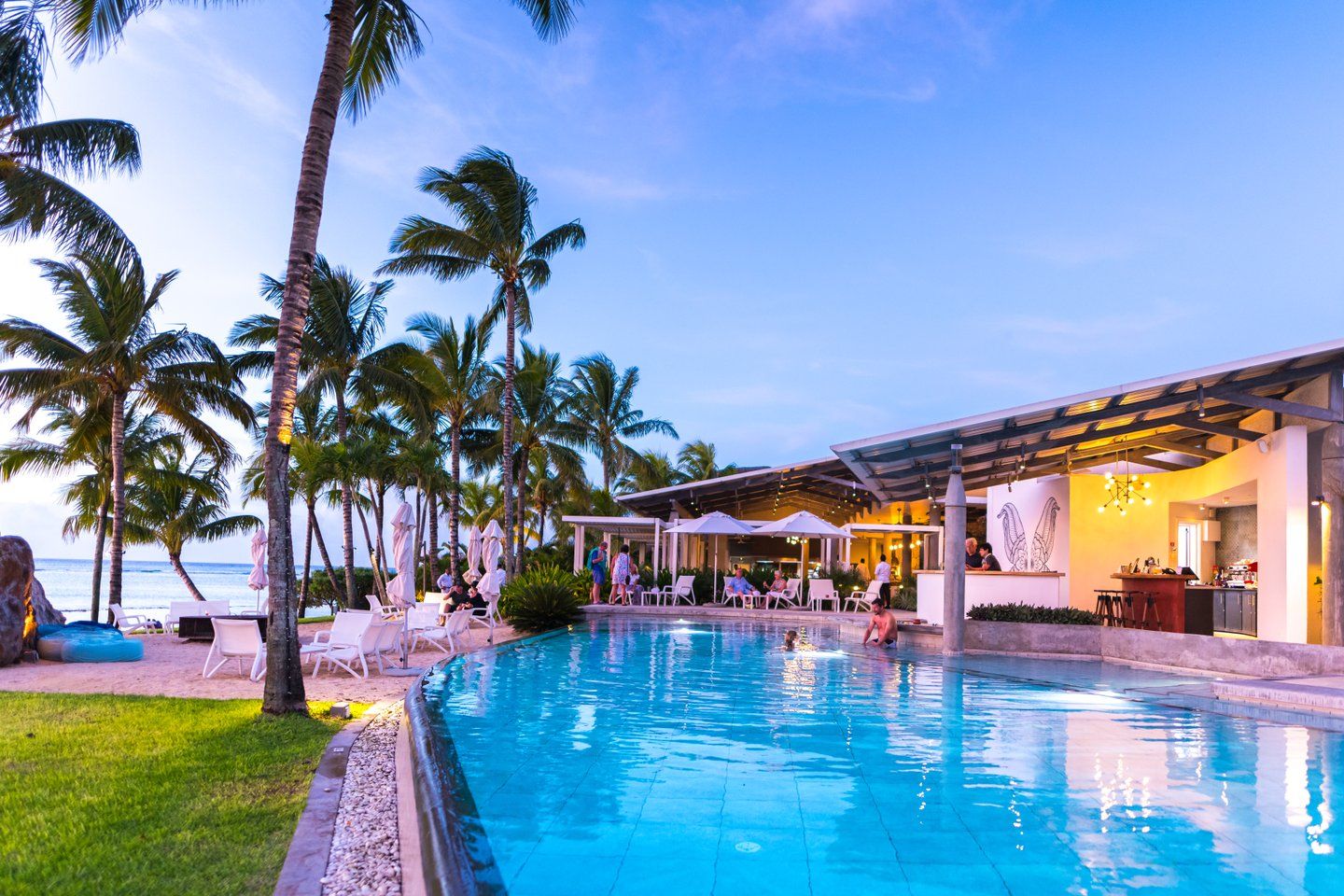 Victoria Beachcomber Resort Mauritius : Luxury Beach Holidays in ...
